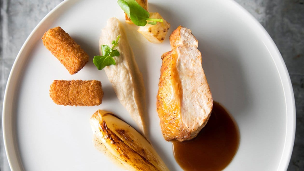 Parelhoen met witloof en gekonfijte knolselder - Recept