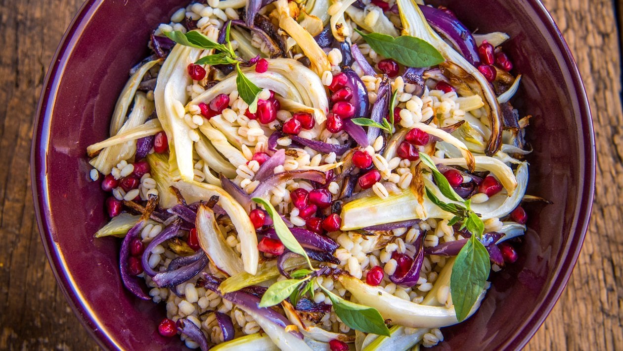 Salade van parelgort met venkel en granaatappel – Recept - Recept ...